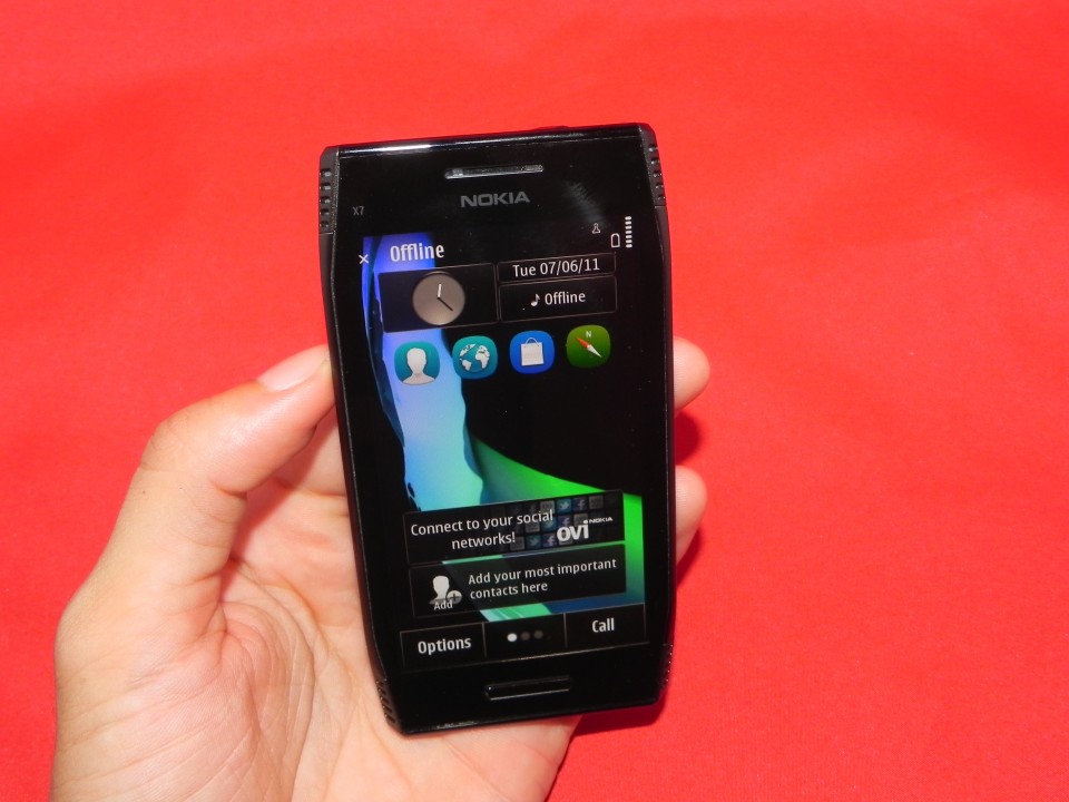 Nokia X7-00 - review