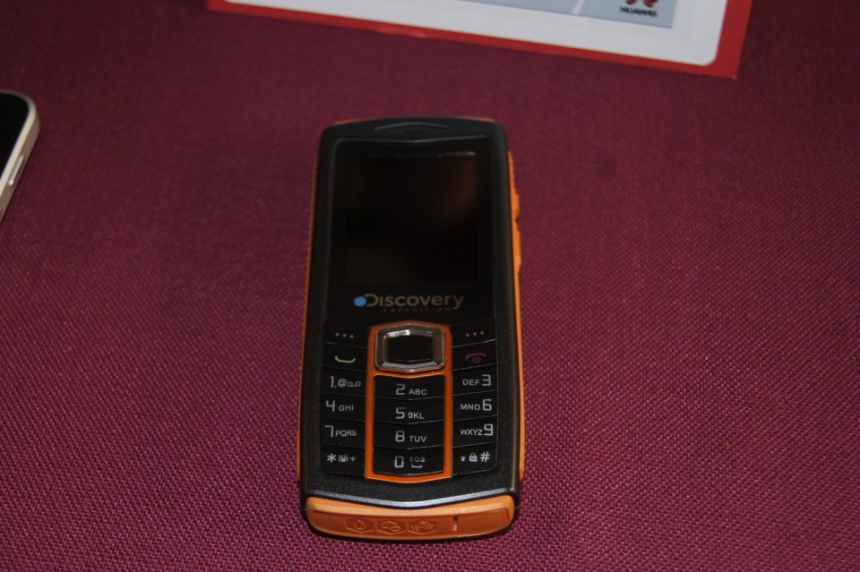 Huawei-Discovery Expedition - telefonul făcut să reziste la intemperii