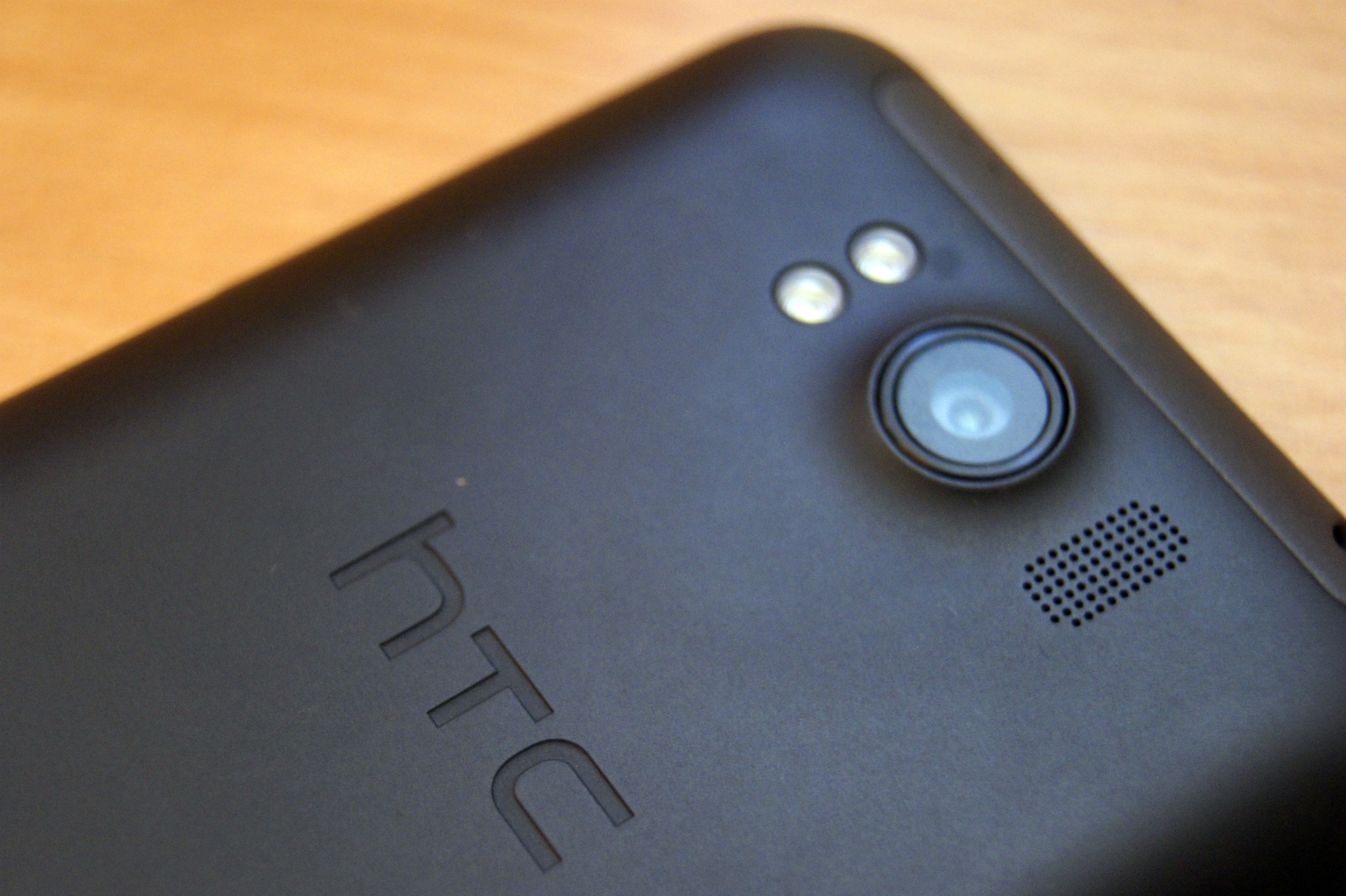 HTC Quattro - detalii și o imagine