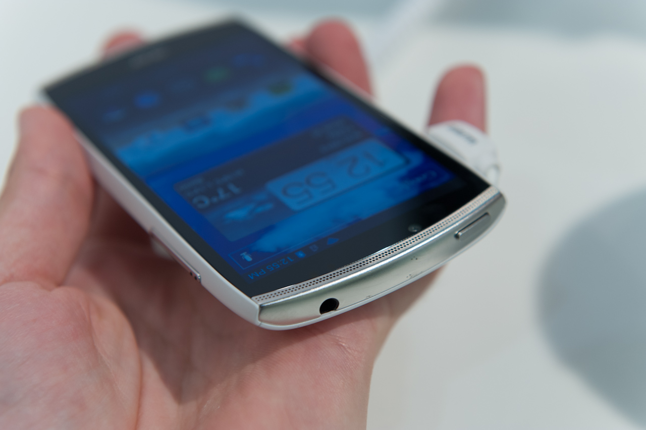 Exclusivitate Orange: Acer CloudMobile S500, smartphone Android de top ...