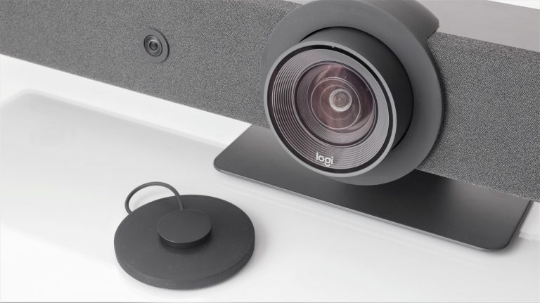 Sistem videoconferință Logitech Rally Bar - review