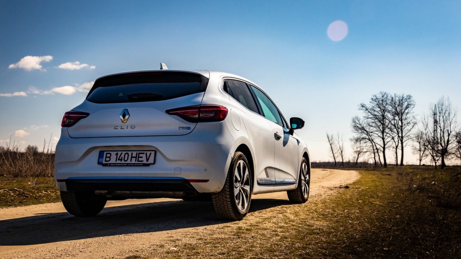 Renault Clio E-TECH Hybrid 2021 - review