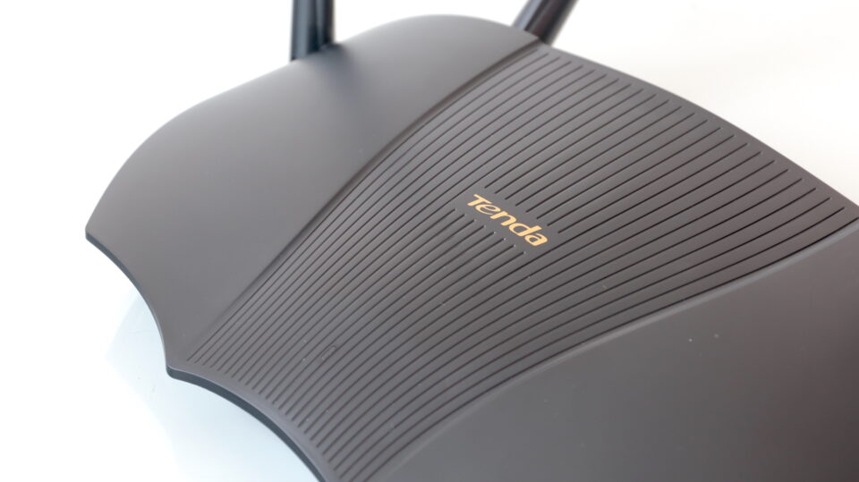 Router Wi-Fi 6 AX3000 Tenda RX9 Pro - review