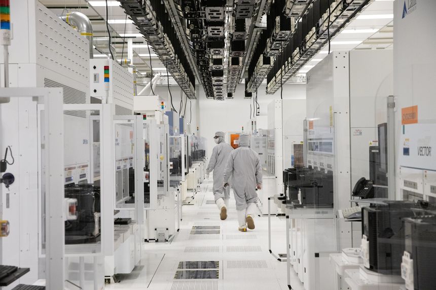 În plină criză globală de cipuri, industria de semiconductori a obţinut ...