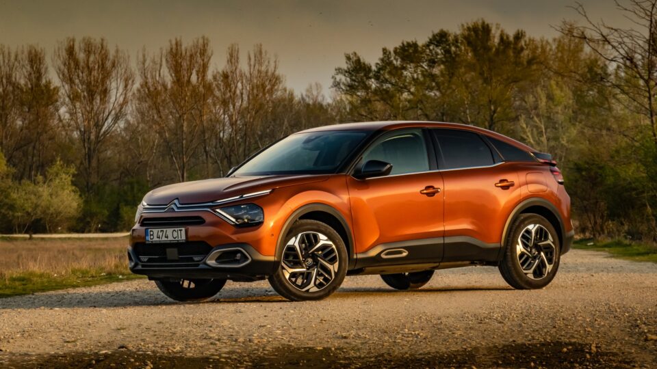 Creează un stick USB Windows 10 sau descarcă-l în format ISO : Gadget ...