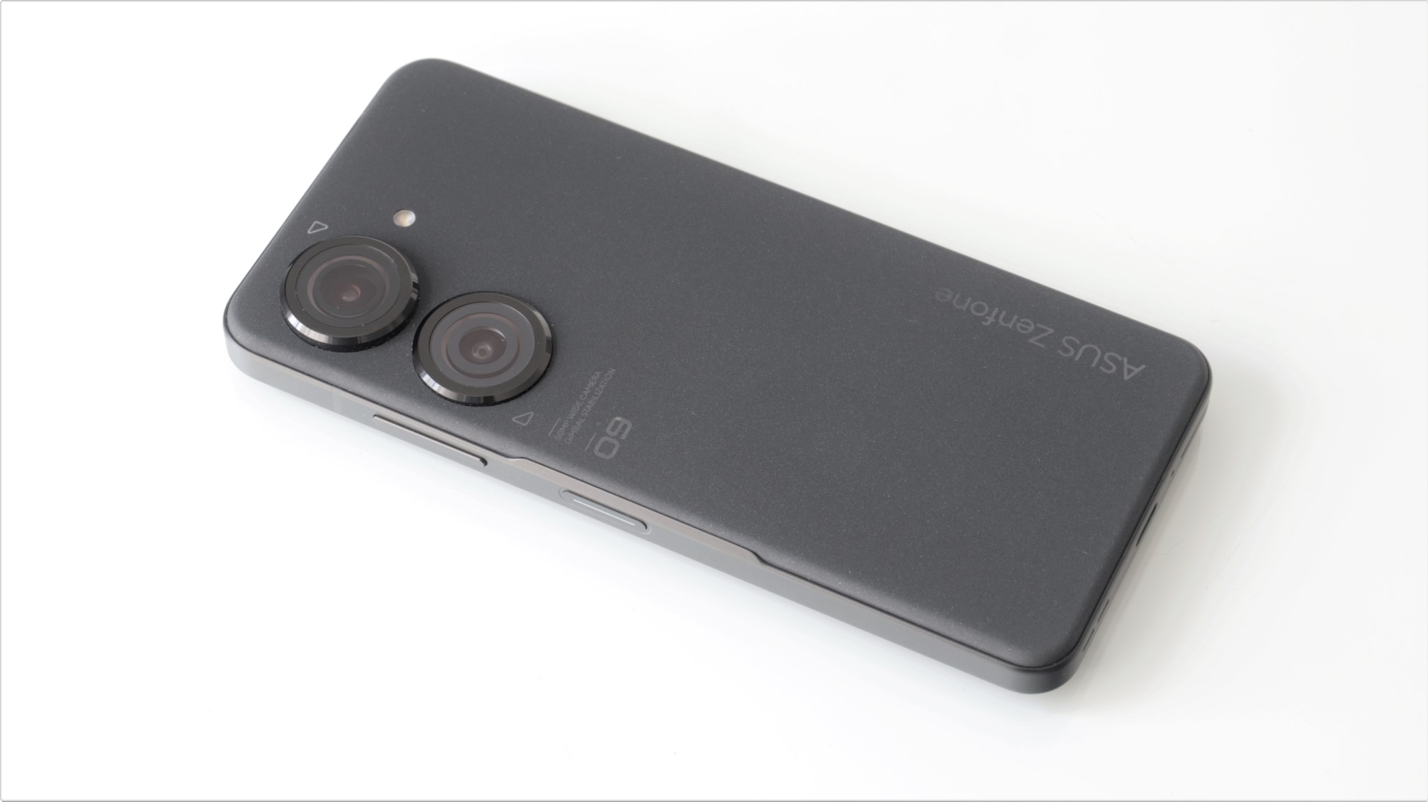 ASUS Zenfone 10 – primele detalii pentru un viitor flagship compact