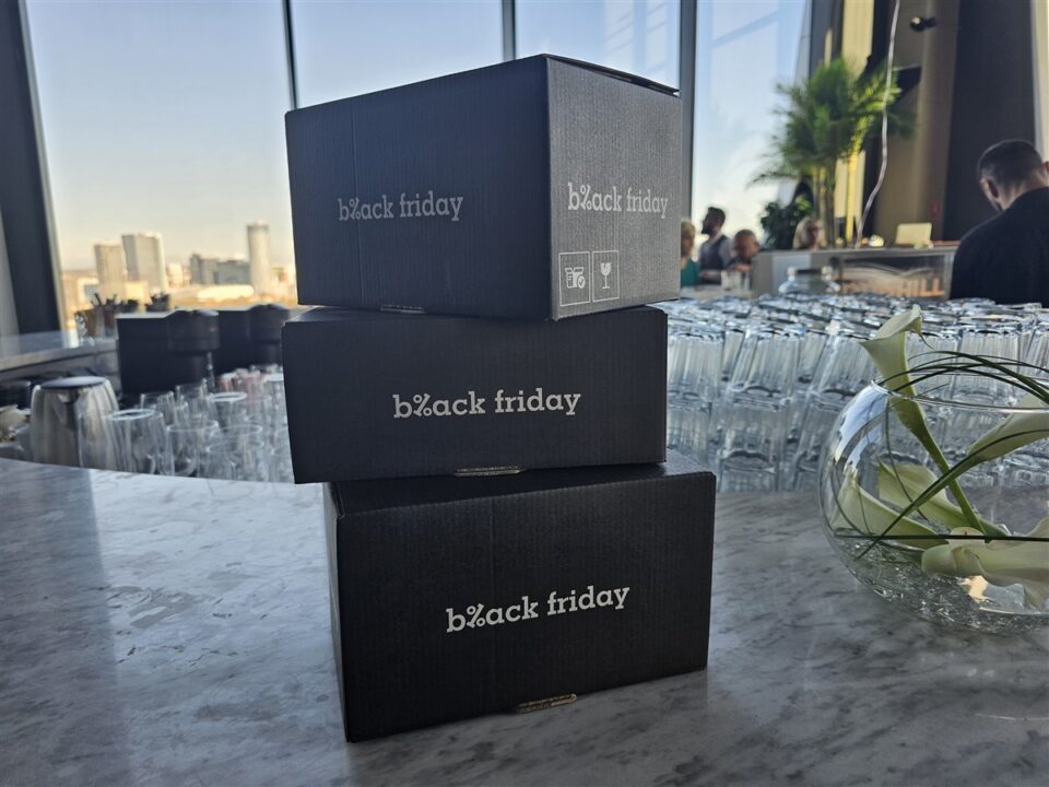 eMAG a actualizat lista de produse incluse în Black Friday 2025: iPhone ...