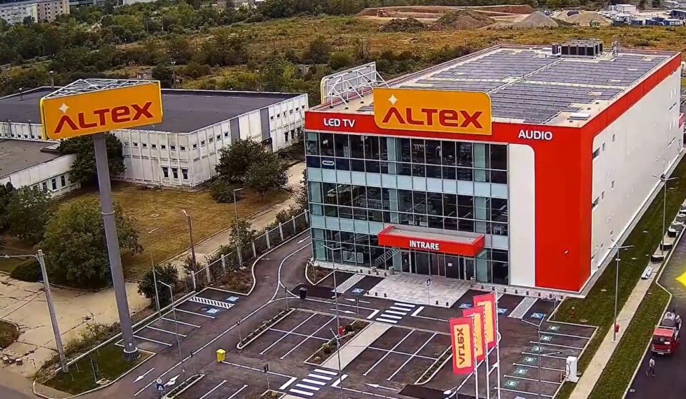 Altex şi-a inaugurat cel mai mare magazin din reţea chiar lângă sediul eMAG