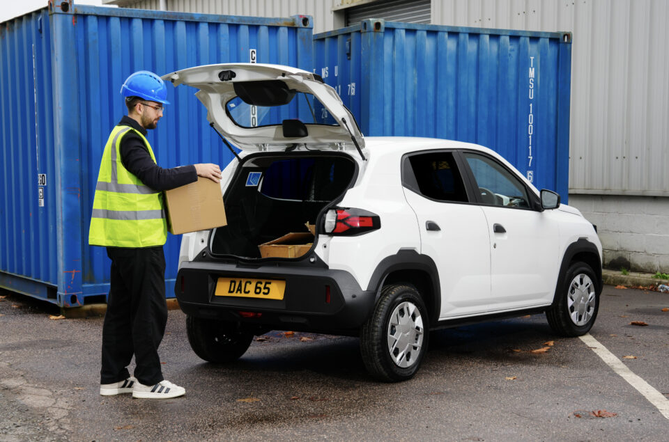 Dacia a lansat oficial noul model electric Dacia Spring Cargo