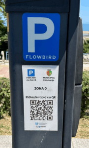 Nu mai scanaţi coduri QR pentru a plăti taxa de parcare în oraşele din ...